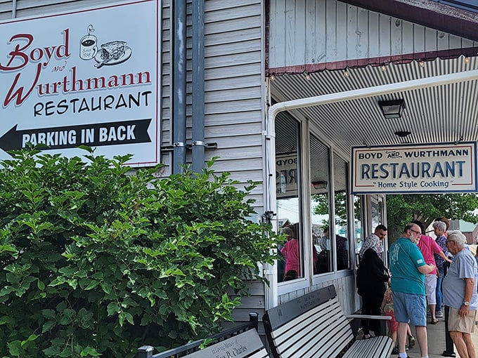 The line outside Boyd & Wurthmann speaks volumes. Good things come to those who wait &ndash; especially homemade pie!