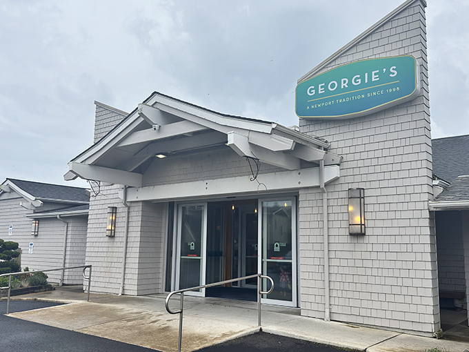 That modern coastal architecture says "come as you are" &ndash; sand on your shoes totally acceptable here.