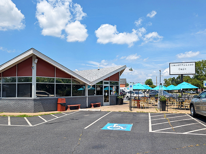 Those turquoise umbrellas at Mason-Dixon aren't just for shade&mdash;they're beacons guiding hungry souls to breakfast bliss.
