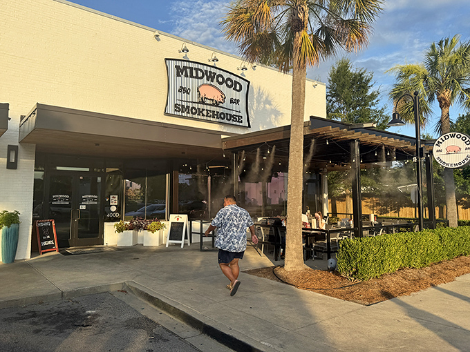 That covered patio practically begs you to linger over one more helping of burnt ends as the Columbia evening settles in.