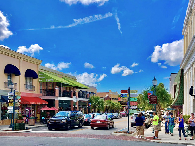 Spanish moss and historic buildings make Mount Dora feel like Florida's answer to a New England village&mdash;just with better winter weather.
