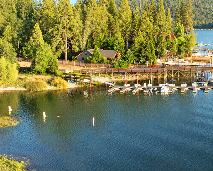 Lake life perfection! Oakhurst's waterfront offers more serenity than a meditation app&mdash;with actual fish.