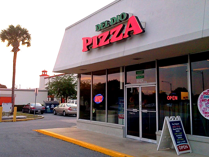 Pizzeria Del-Dio: That classic "we've-been-here-forever" pizza joint look. The neon "OPEN" sign might as well say "HEAVEN."
