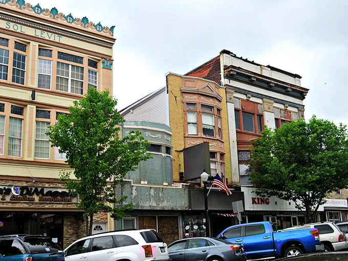 Architectural time capsule! These Shenandoah storefronts have more character than an episode of Golden Girls &ndash; and just as many stories to tell.