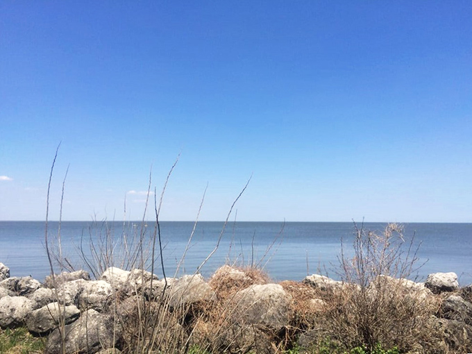 The horizon stretches endlessly, proving that sometimes the most breathtaking infinity pools aren't at fancy resorts but right here in the Buckeye State.