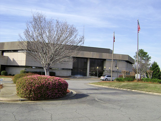 Cordele's City Hall might not win architectural awards, but it's where the real business of small-town democracy unfolds&mdash;complete with passionate town meetings.