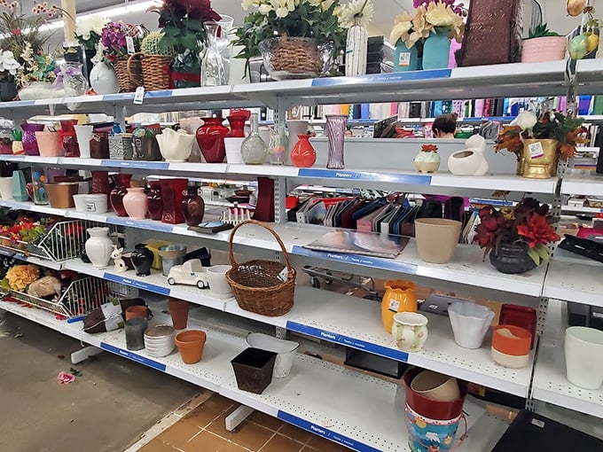 Vases, baskets, and flowerpots galore&mdash;this is where abandoned home d&eacute;cor finds new purpose and forgotten style is reborn.