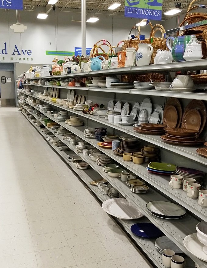 Enough dishes to host Thanksgiving for the entire neighborhood &ndash; twice &ndash; without anyone using paper plates.