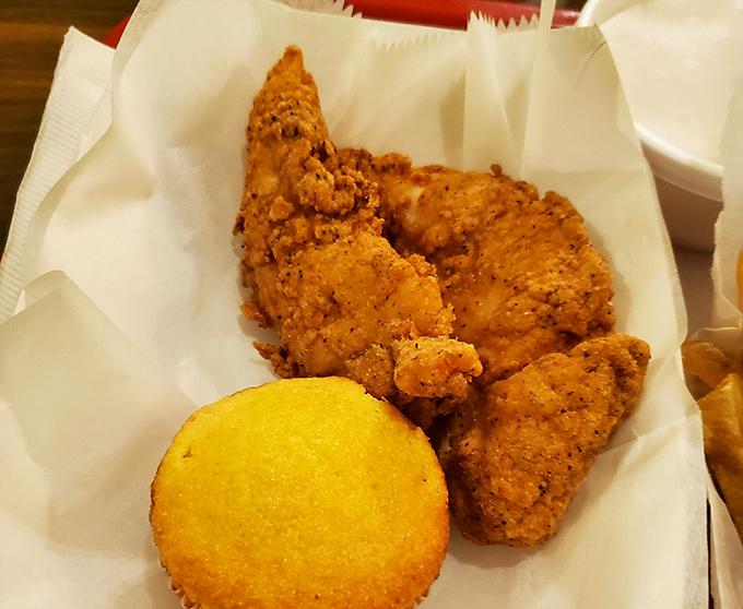 Crispy on the outside, tender on the inside – with a cornbread sidekick. This chicken doesn't need a wingman to impress.