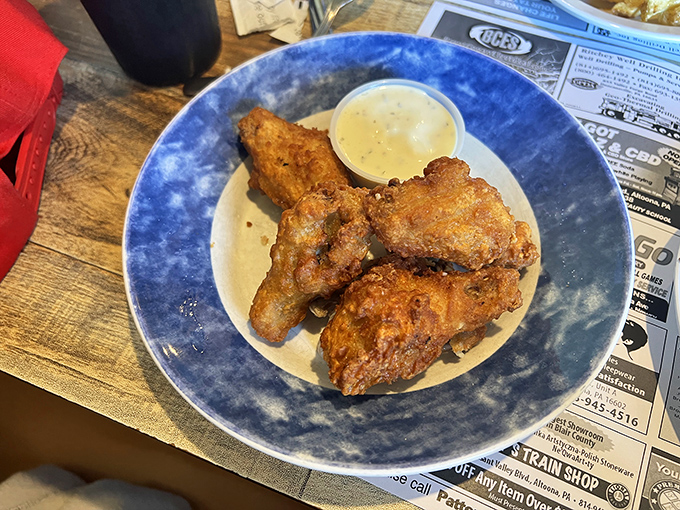 These wings aren't trying to win awards with exotic flavors—they're just perfectly executing the fundamentals, like a veteran quarterback who still dominates the game.