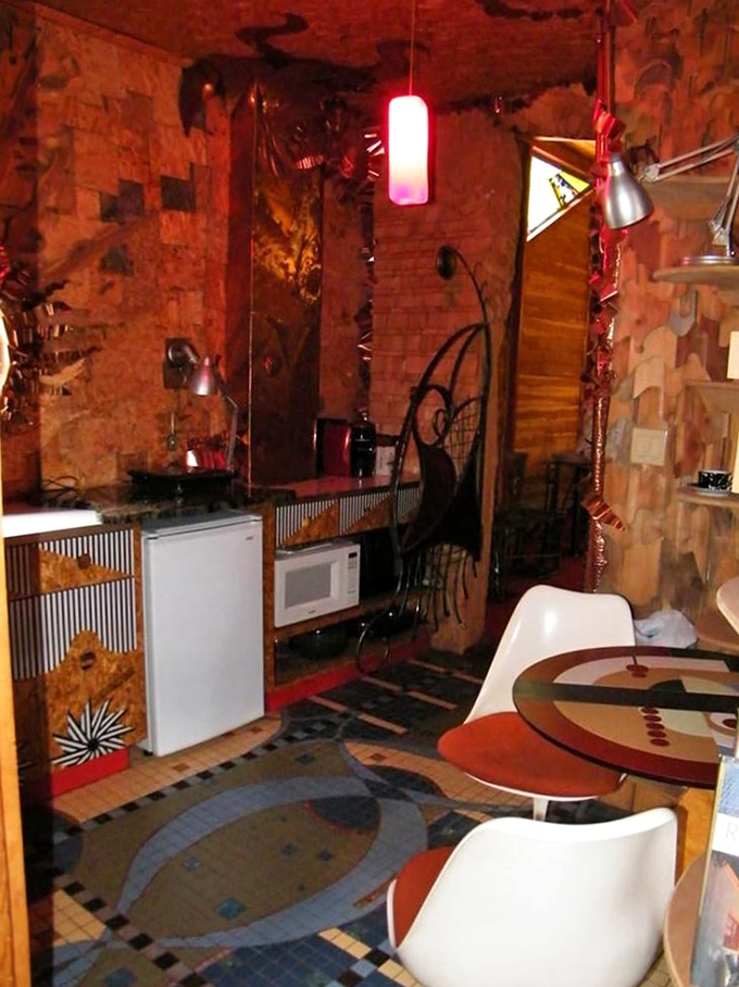 Even the kitchen couldn't resist joining the artistic rebellion against right angles and predictable design choices.