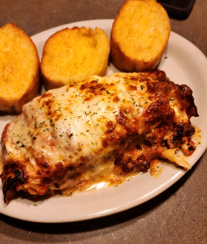 Lasagna that doesn't know the meaning of skimpy. Those layers of pasta, cheese, and sauce are the comfort food equivalent of a warm hug.