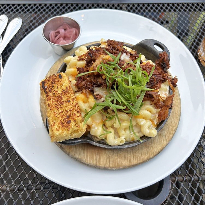 Mac & cheese elevated to an art form. The pulled pork crown and cornbread sidekick make this comfort food dish worthy of a standing ovation.