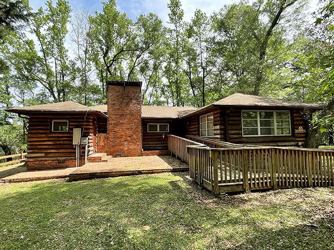 Rustic luxury in log cabin form. Thoreau would have upgraded from Walden Pond if he'd seen this waterside retreat. 