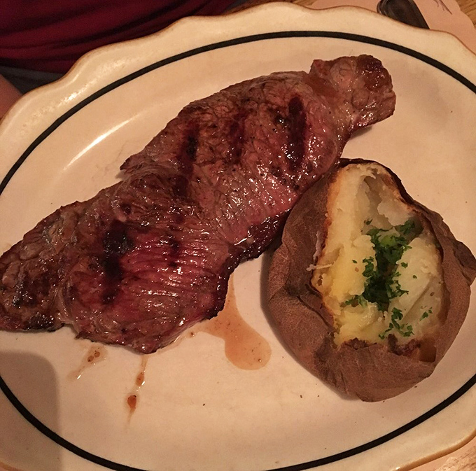 If this steak could talk, it would simply say, "You're welcome." Notice how the juices glisten like they're auditioning for a food commercial.