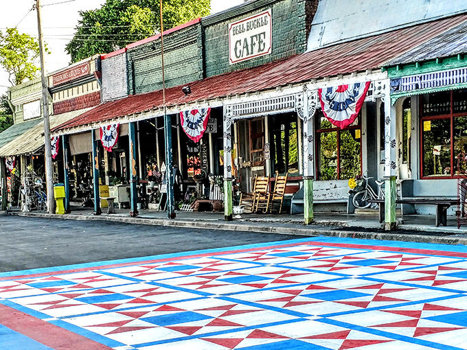 Everybody's Antiques beckons treasure hunters while the Bell Buckle Caf&eacute; promises comfort food worth the drive from anywhere in Tennessee.