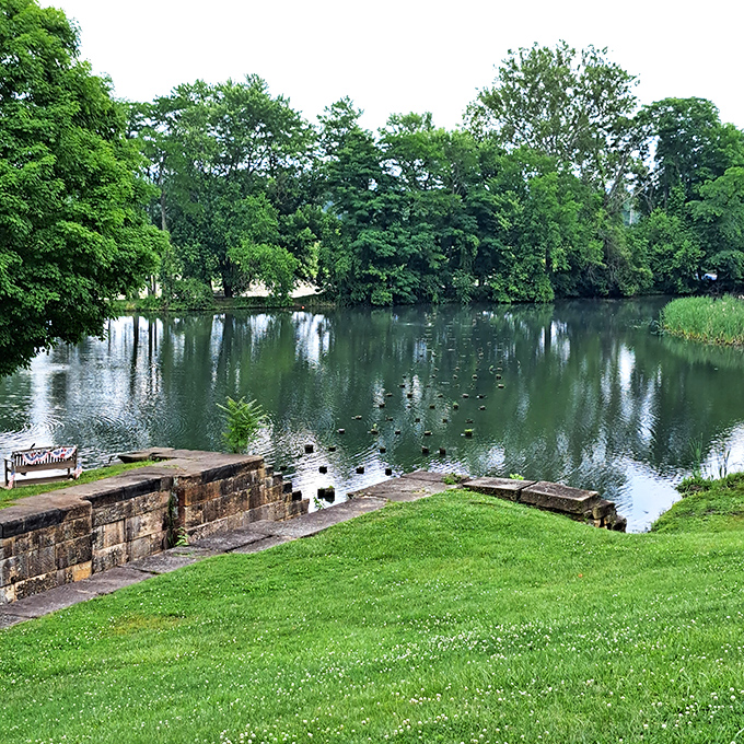 Triple Locks Park offers tranquil water views that cost nothing but deliver million-dollar moments of peace. Nature's best bargain!