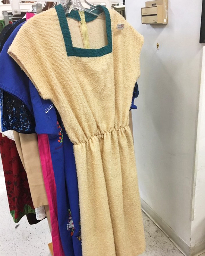 This terry cloth dress with green trim isn't just vintage&mdash;it's a time machine to poolside cocktails circa 1975.