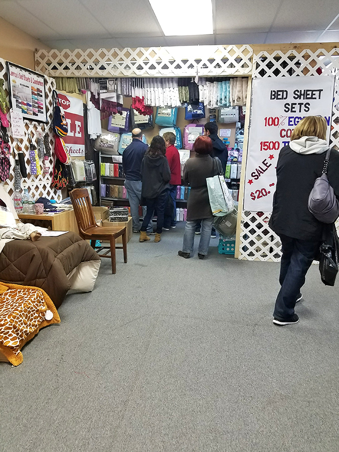 The indoor section offers climate-controlled treasure hunting&mdash;where serious shoppers examine bed linens with the focus of archaeologists at a dig site.