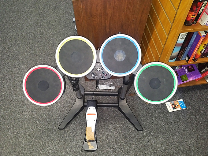 Rock star dreams at garage sale prices! This electronic drum kit awaits its next Keith Moon or Ringo Starr&mdash;neighbors will be thrilled, I'm sure.