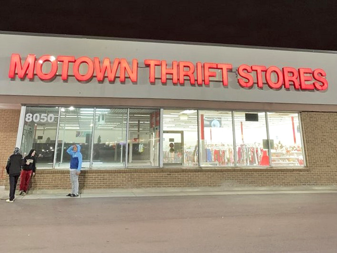 Night owls rejoice! The store's evening hours mean treasure hunting doesn't have to be a strictly daytime sport.