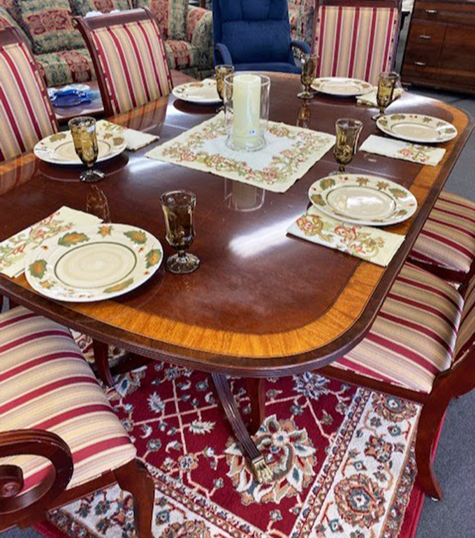 Dinner for eight, anyone? This elegant dining set has hosted countless family gatherings and is ready for its second act in your home.