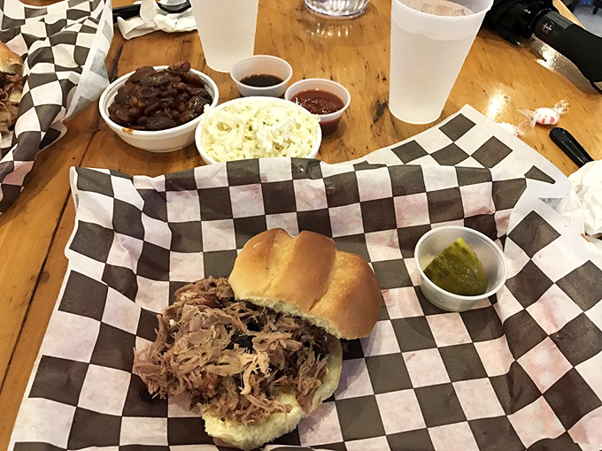 When pulled pork is done right, it needs nothing more than a simple bun and maybe a pickle. Road Hawg nails the essentials.