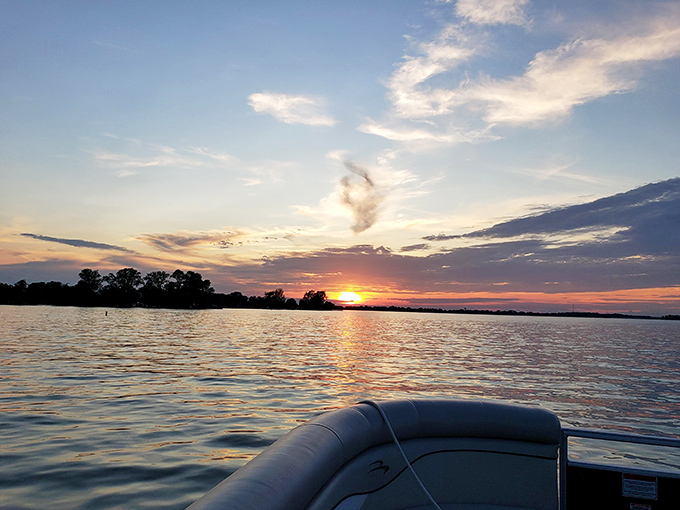 Sunsets at Indian Lake perform their magic show nightly. No tickets required, but arriving early gets you the best seats.