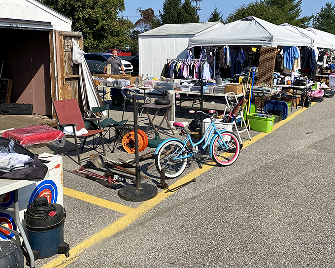 Shoes, bikes, and treasures galore &ndash; 8th Ave Flea Market spreads its wares like a garage sale thrown by the entire neighborhood.