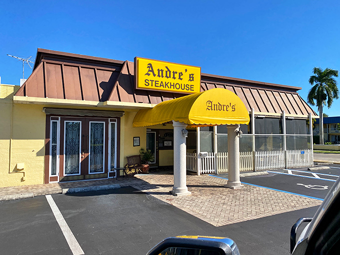 Those cheerful yellow awnings have welcomed more hungry Floridians than a Golden Girls marathon. Naples knows beef!