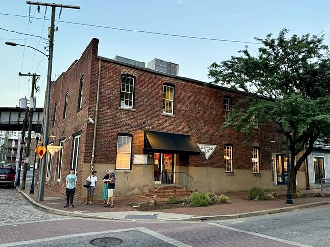 This historic brick building survived floods and still serves legendary thick-crust pies. Richmond resilience at its tastiest!