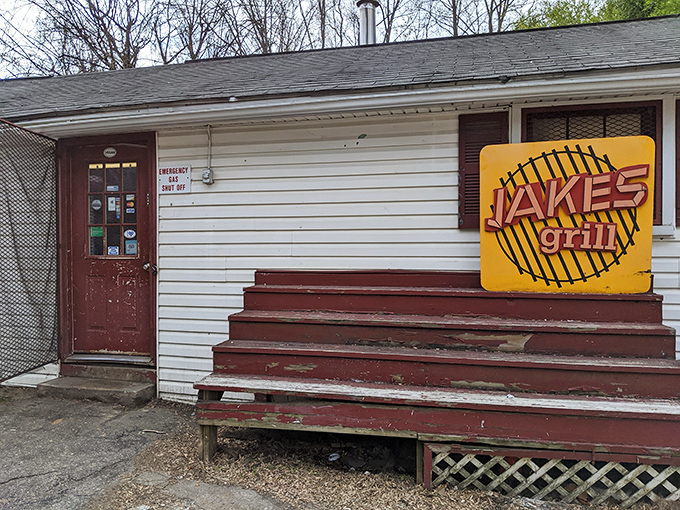 Jake's Grill proves great barbecue doesn't need fancy digs &ndash; just a smoker, patience, and a whole lot of know-how.
