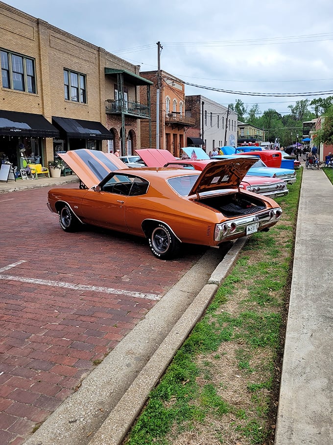 Jefferson's classic car show transforms brick streets into a nostalgic wonderland where memories cost nothing extra.