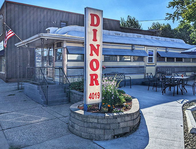 They spell it "DINOR" and somehow that makes the pancakes taste even more authentically delicious inside.