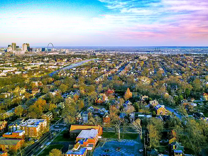 Lebanon's town square looks like it belongs on a vintage postcard. Small-town America alive and well &ndash; and surprisingly affordable!