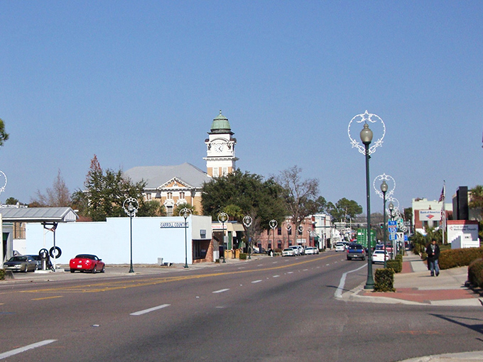 The historic heart of Live Oak offers small-town warmth and big-time savings – where your retirement nest egg doesn't crack under pressure.