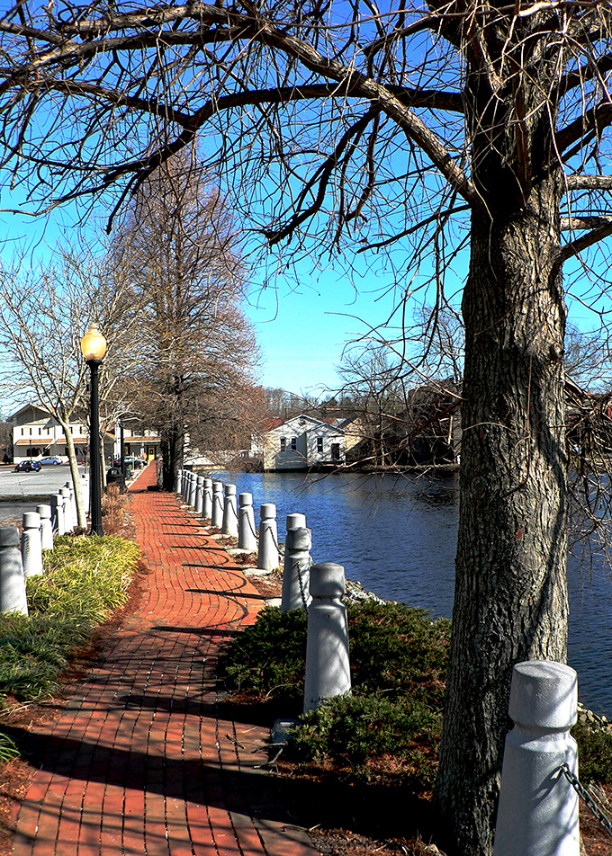 Milton's waterfront walkway offers that perfect evening stroll &ndash; just add an ice cream cone for peak small-town bliss.