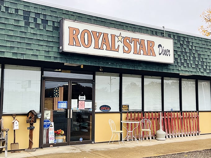 Don't let the modest exterior fool you&mdash;culinary treasures await inside this unassuming Sebring gem.