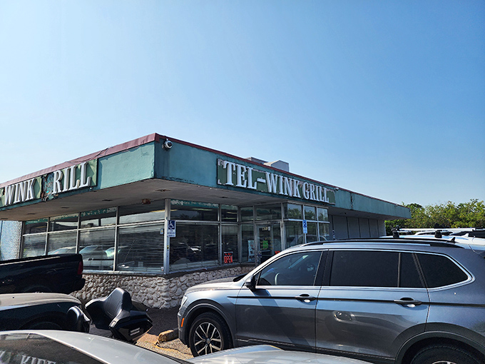 Tel-Wink Grill's retro exterior might not win beauty contests, but the breakfast inside has been winning hearts for decades.