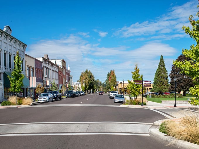 Tree-lined streets make Dallas feel like a Norman Rockwell painting. Your retirement dollars stretch further beneath these shady canopies.