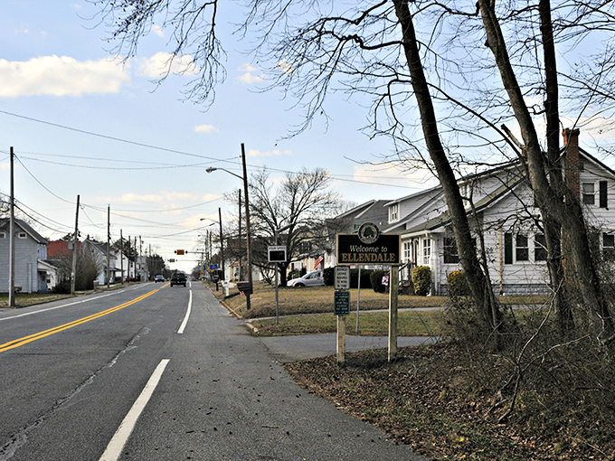 Welcome to Ellendale, where dramatic skies put on better shows than Broadway. Nature's own sunset spectacular doesn't require a ticket!