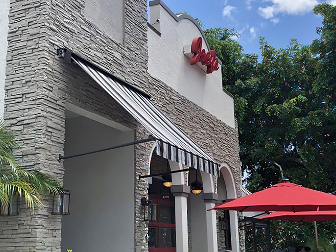 Joey's Pizza: Elegant on the outside, comforting on the inside &ndash; like your fancy friend who still loves a good pizza party.