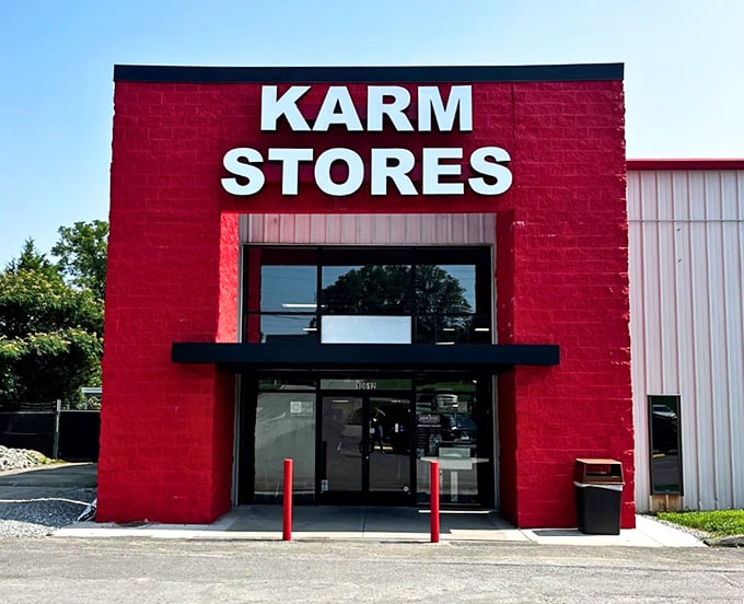 Clean lines and bright colors make KARM instantly recognizable. That red brick promises red-hot deals inside.