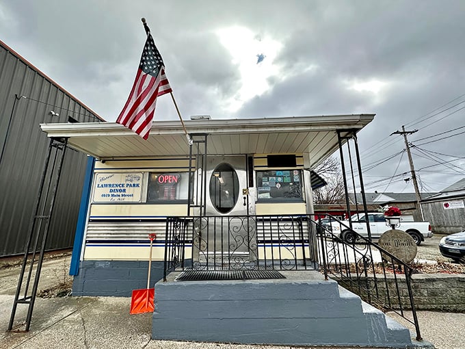 Snow can't keep the regulars away from the Lawrence Park Dinor, where comfort food warms you from the inside out.