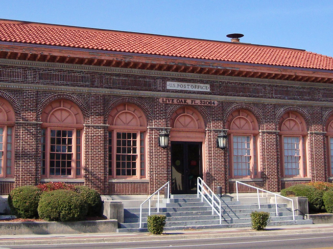 Live Oak's charming brick buildings have witnessed generations of affordable living – a tradition that continues for today's savvy retirees.