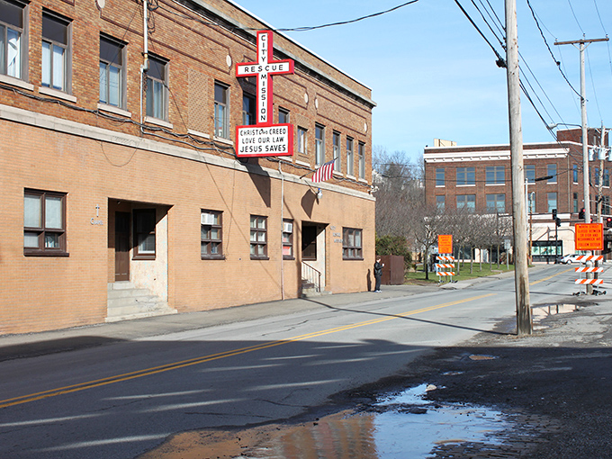 Brick facades and vintage signage give New Castle its distinctive character&mdash;a retirement destination that's rich in charm, not cost.
