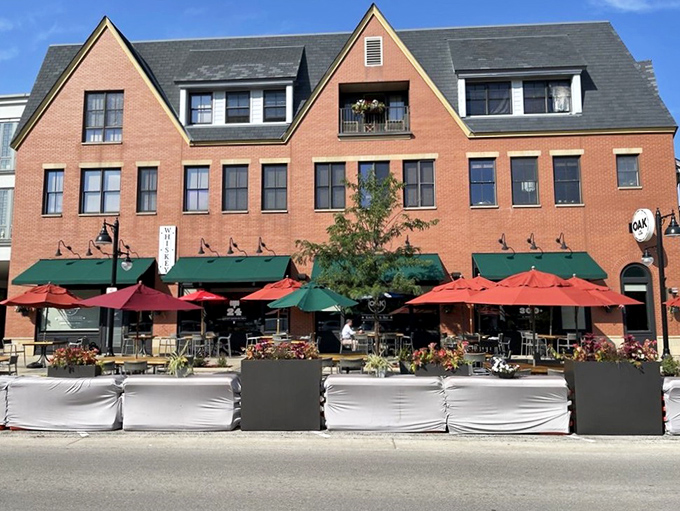 Brick, awnings, and the promise of French toast that makes you forget about your diet. Oak at The Glen delivers.