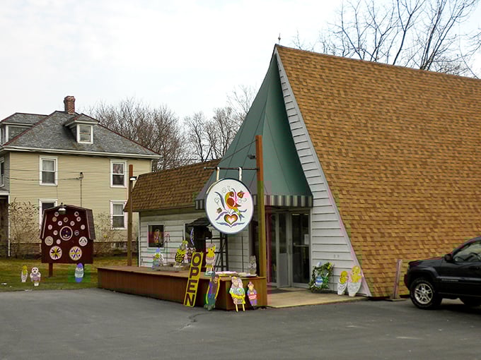 Folk art heaven! This A-frame in Paradise showcases Pennsylvania Dutch hearts that beat with handcrafted charm.