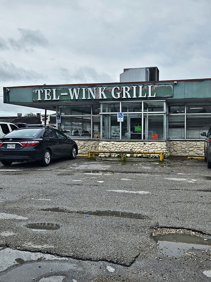 Rain puddles can't keep the regulars away from Tel-Wink Grill, where breakfast is served with a side of Houston history.