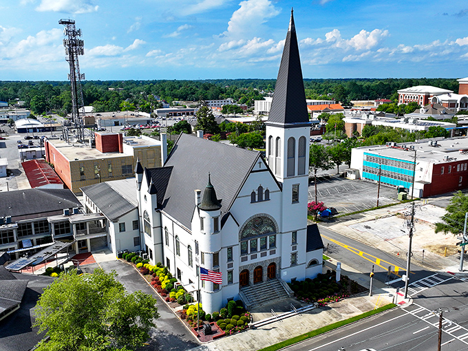 Main Street Valdosta offers a delightful mix of shops and eateries housed in buildings that have stood the test of time.